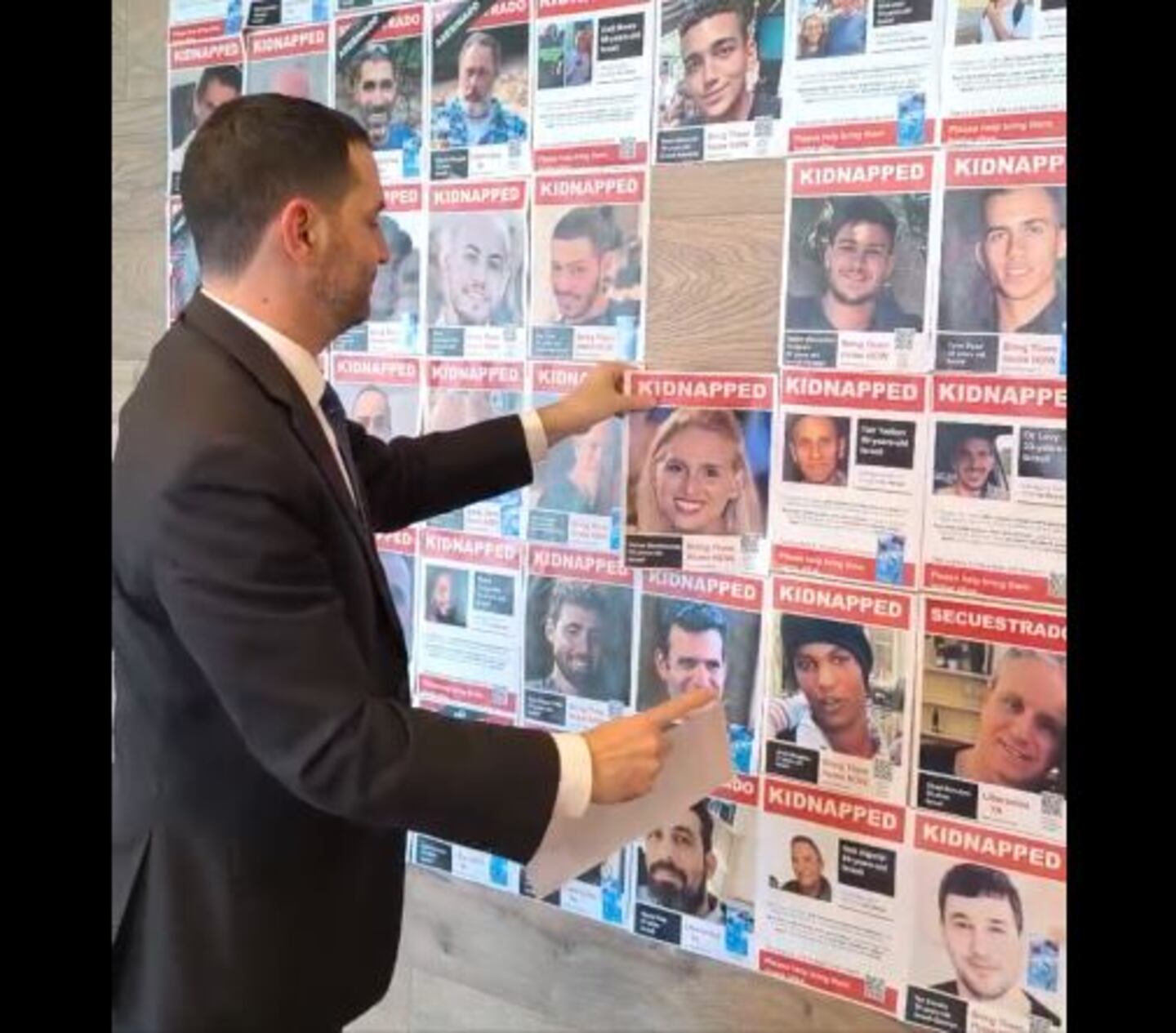 Embajador de Israel Alon Lavi retira fotos de rehenes liberadas – Publinews