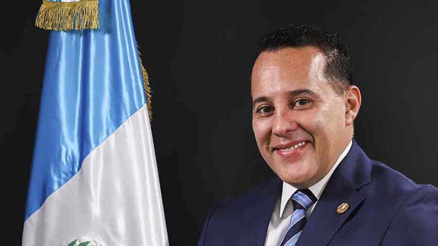 Video Mujer Le Gritó “¡corrupto ” Al Diputado Carlos Calderón Publinews