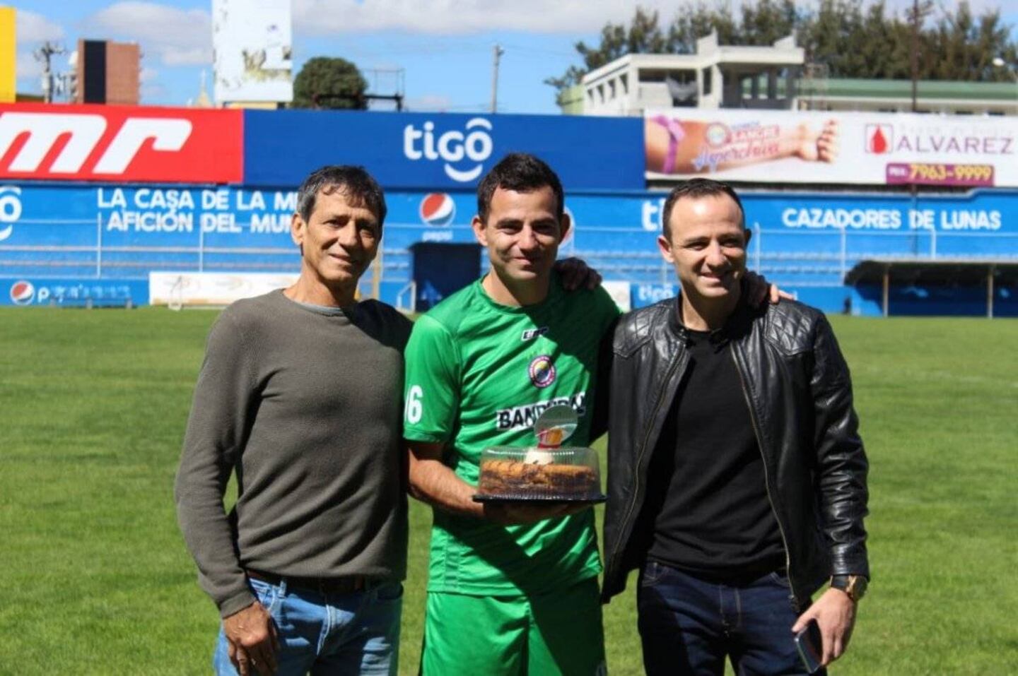 Marco Pappa cumple años y su novia Mirciny Moliviatis le dedica Las ...