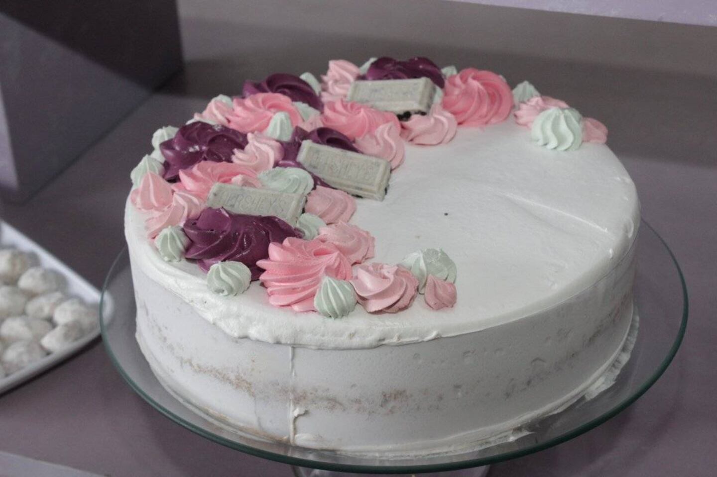 Tres leches y chocolates Cookies ‘n’ Cream en el nuevo pastel de Anfora ...