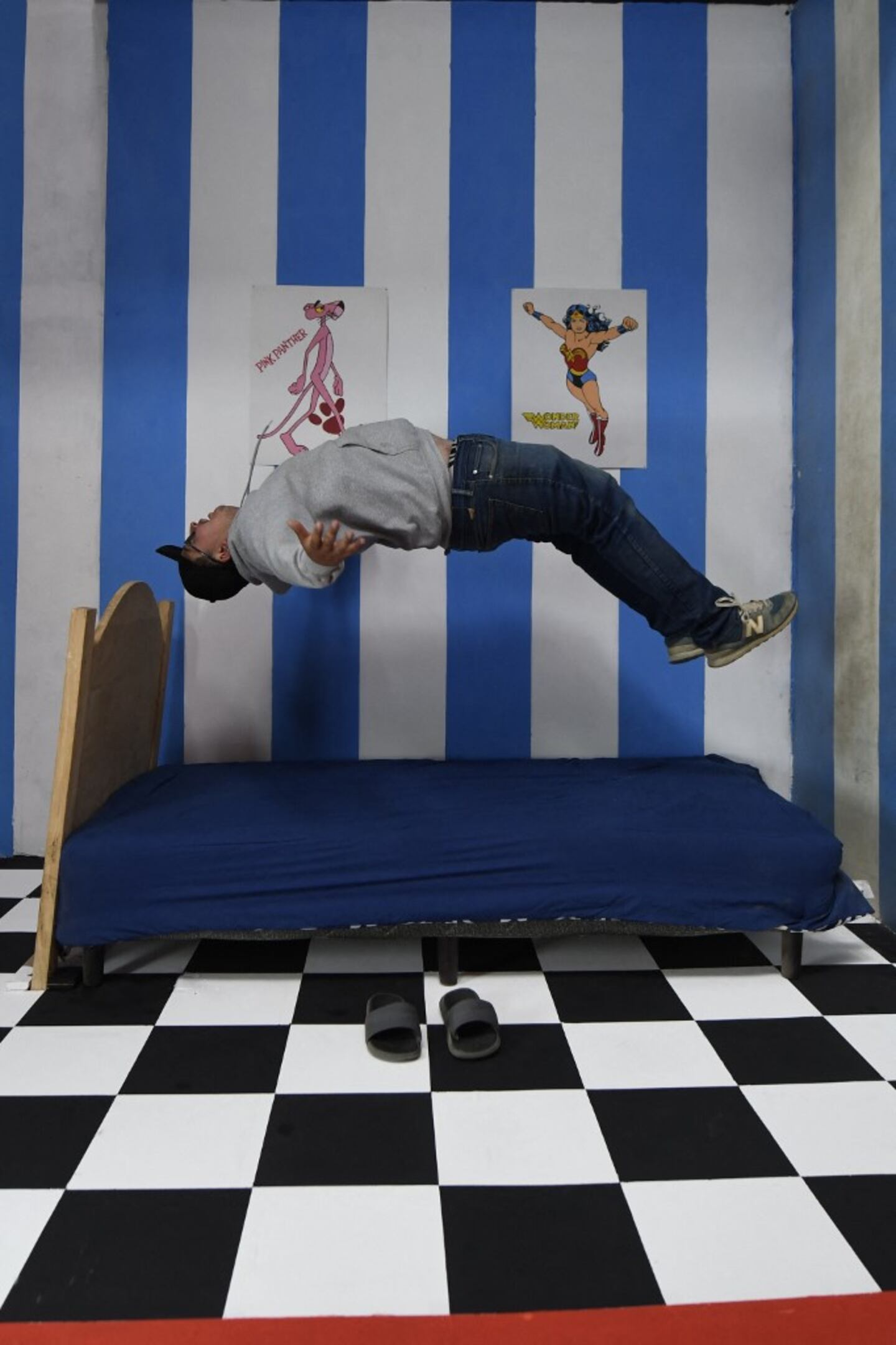 Las Divertidas Levitaciones Y Otros Escenarios Del Selfie Museo En