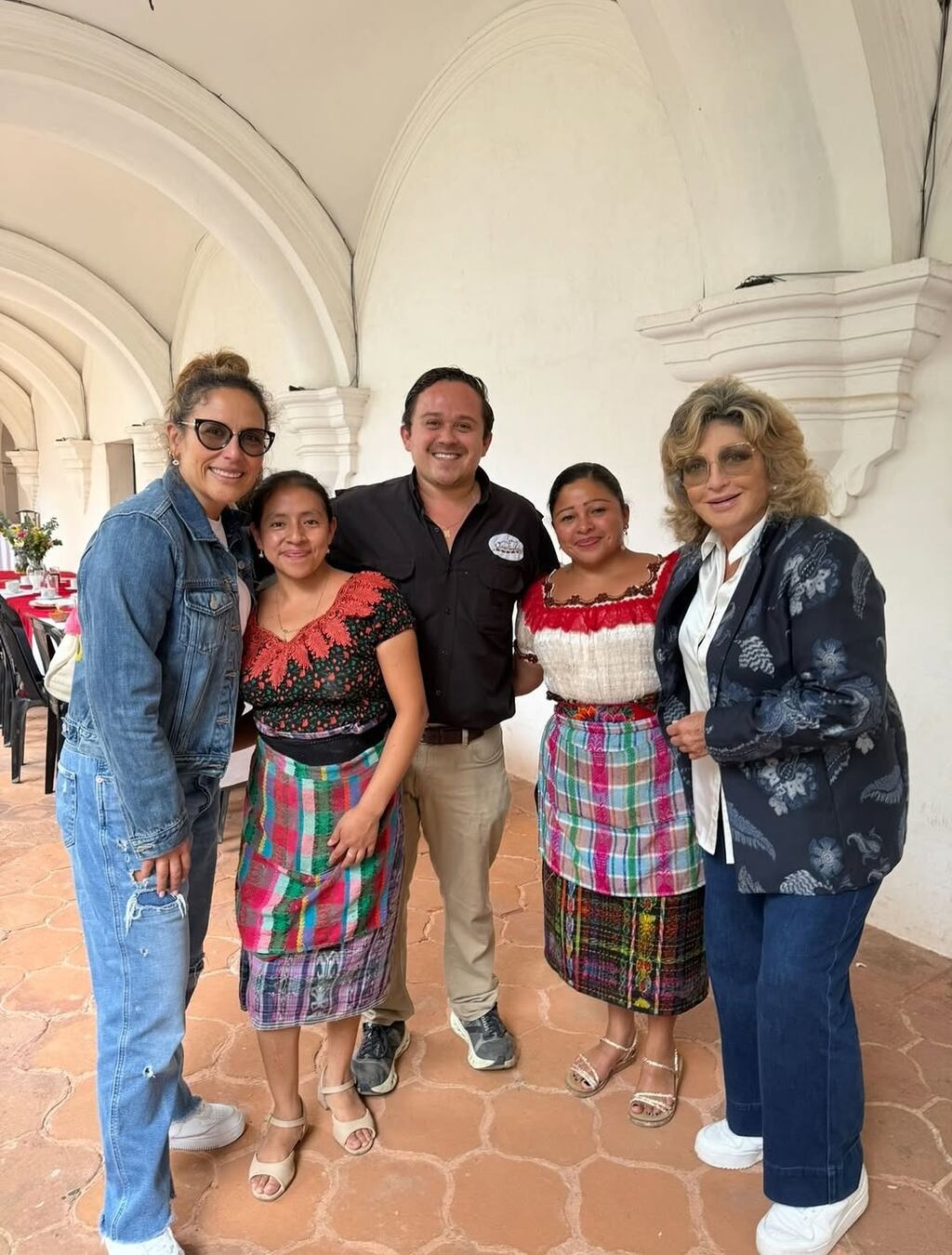 Así fue el recorrido de Angélica María y Angélica Vale en Antigua ...