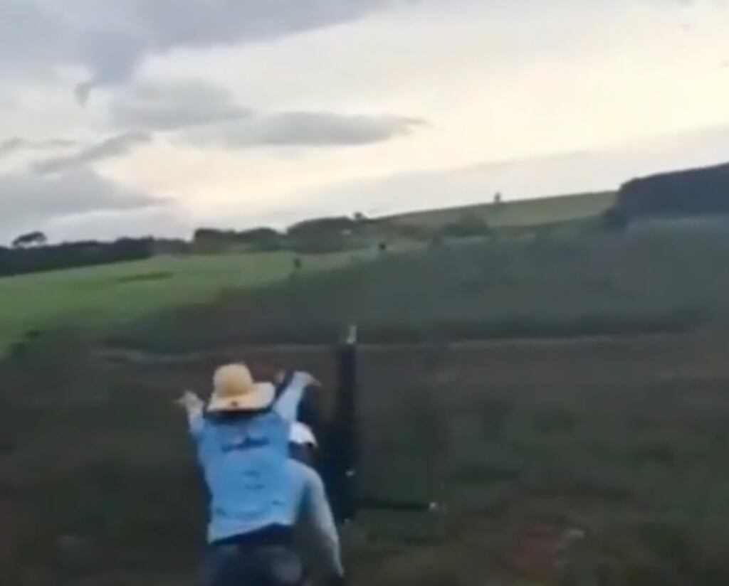 Joven muere en salto extremo en Brasil: instructores olvidaron sujetar ...