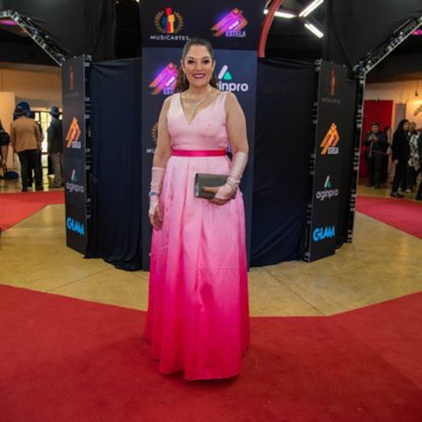 ¿Tú qué opinas? Ellos fueron los mejores y peor vestidos de Premios ...