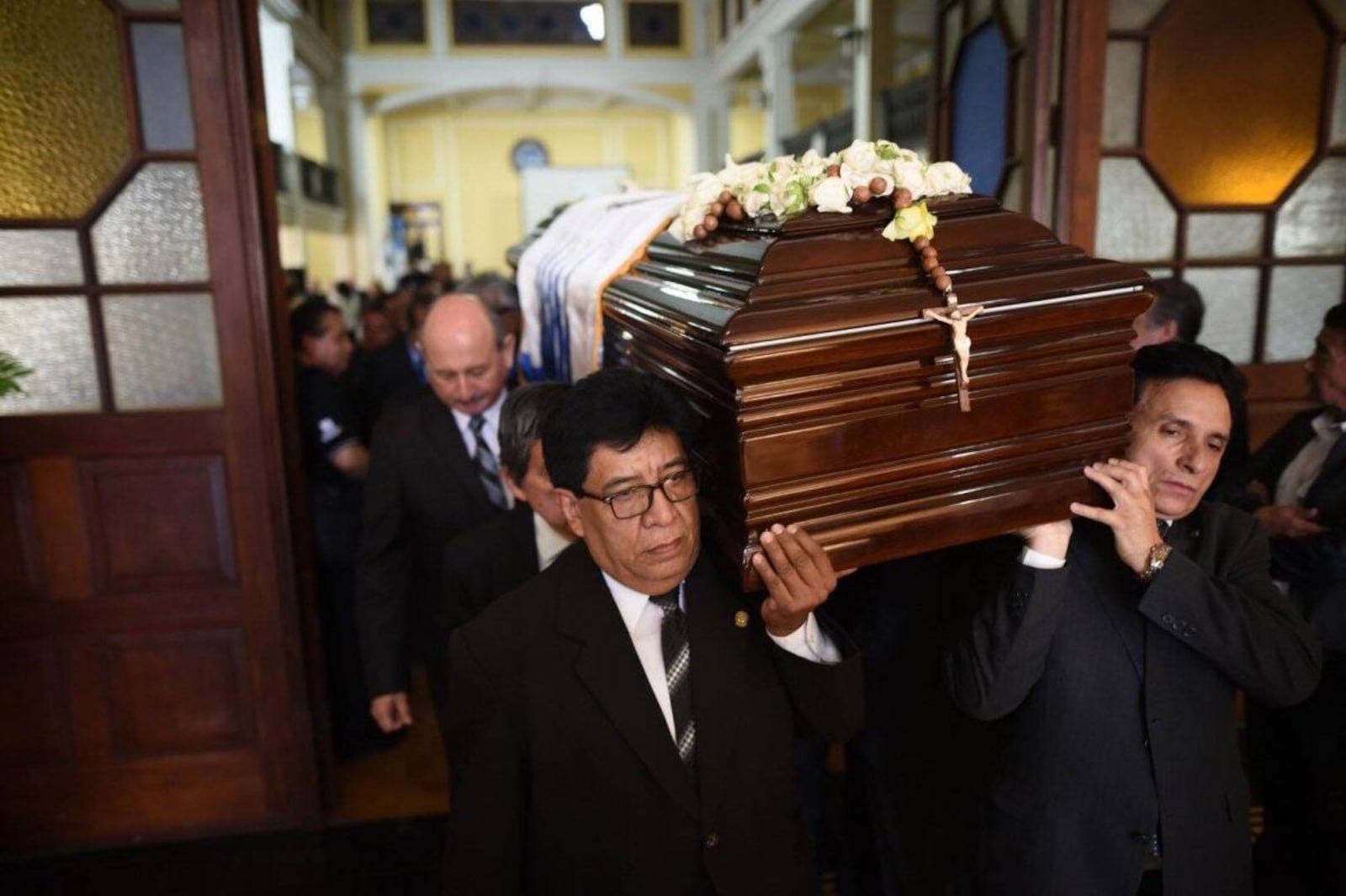 Elmar Rojas: Emotivas despedidas al artista guatemalteco – Publinews